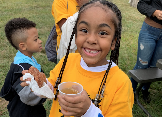 Prospect and Williamsbridge Go Apple Picking at Dr. Davies Farm - HFH